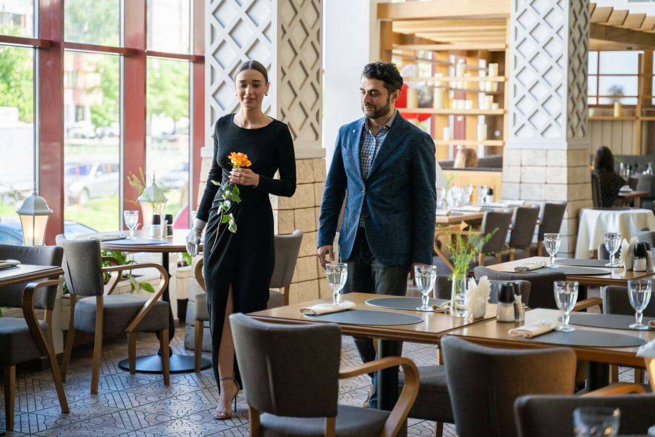 Savoir vivre przy stole – poznaj zasady dobrych manier! | Mój Idealny Ślub